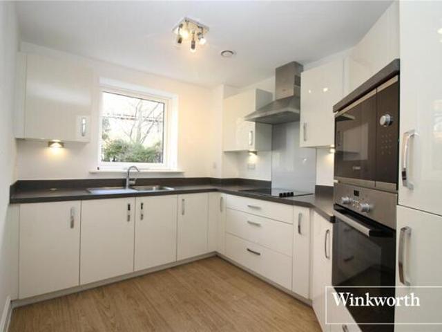 For Sale 1 Bedroom Shared Living/roommate Borehamwood Hertfordshire DLS101676223