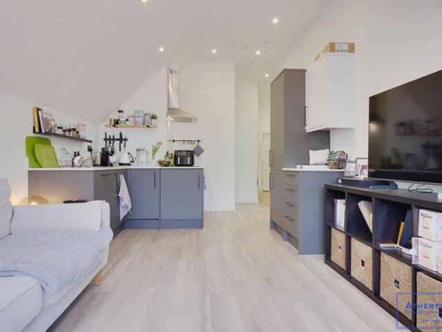 For Sale 1 Bedroom Shared Living/roommate Bournemouth Dorset DLS99092327
