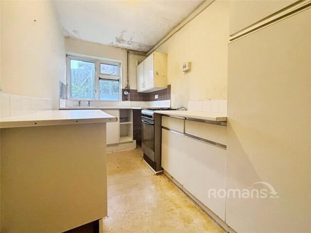 For Sale 1 Bedroom Shared Living/roommate Camberley Surrey DLS101100121