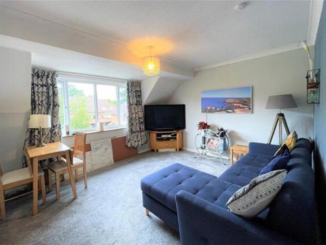For Sale 1 Bedroom Shared Living/roommate Camberley Surrey DS100426080