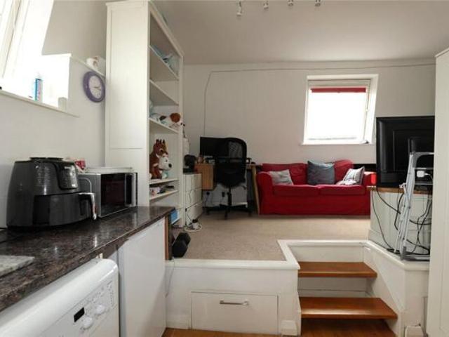 For Sale 1 Bedroom Shared Living/roommate Cheltenham Gloucestershire DLS100953615
