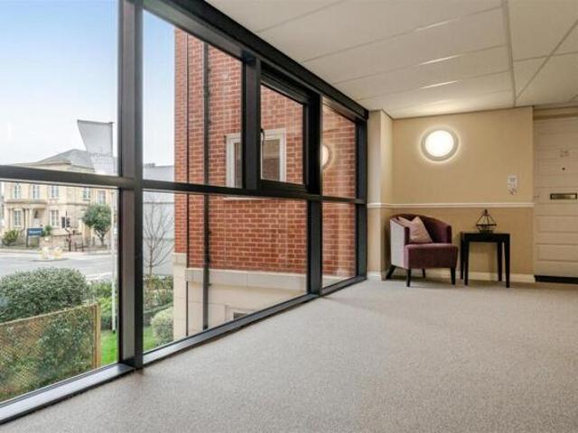 For Sale 1 Bedroom Shared Living/roommate Cheltenham Gloucestershire DS100615120