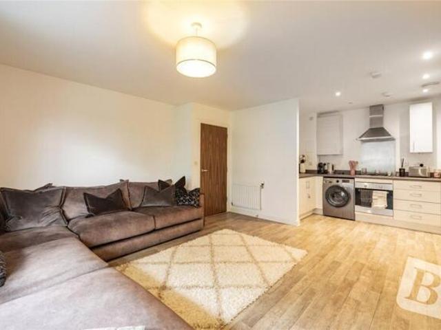 For Sale 1 Bedroom Shared Living/roommate Chelmsford Essex DLS98477230