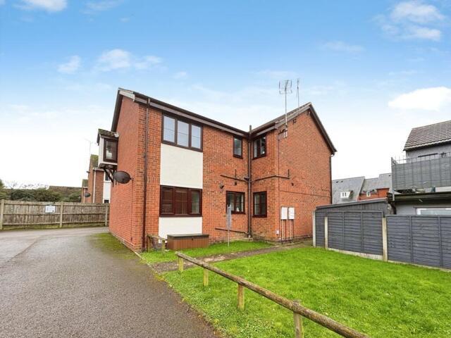 For Sale 1 Bedroom Shared Living/roommate Chelmsford Essex DLS99437144