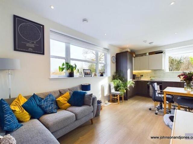 For Sale 1 Bedroom Shared Living/roommate Chertsey Surrey DLS98386987
