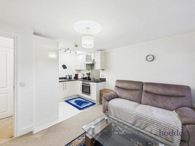 For Sale 1 Bedroom Shared Living/roommate Chertsey Surrey DLS98903586