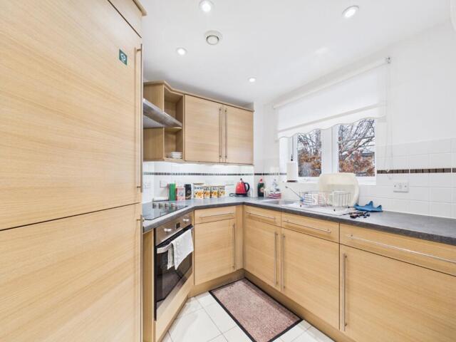 For Sale 1 Bedroom Shared Living/roommate Chesham Buckinghamshire DS100263283