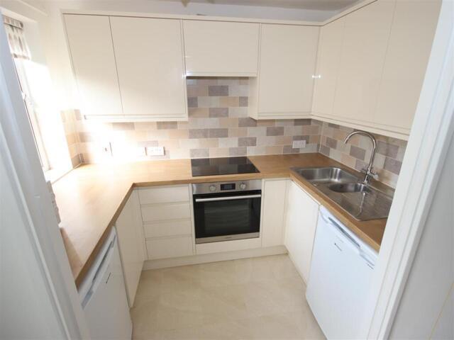 For Sale 1 Bedroom Shared Living/roommate Chippenham Wiltshire DS100023917