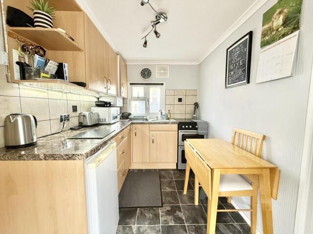 For Sale 1 Bedroom Shared Living/roommate Christchurch Dorset DS100881437