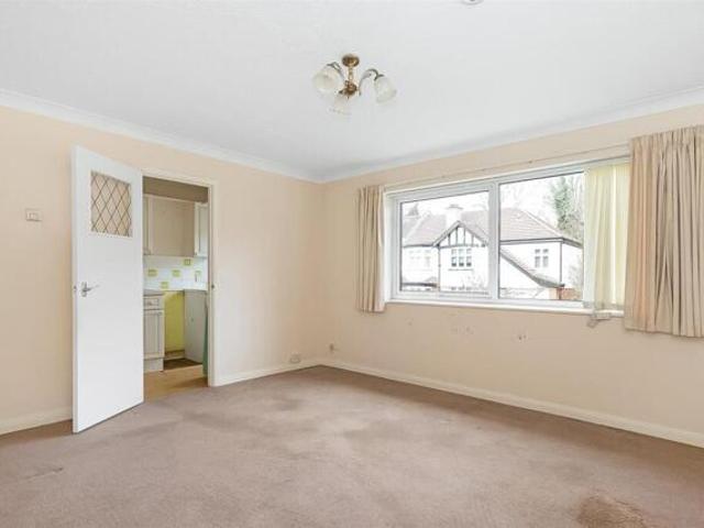 For Sale 1 Bedroom Shared Living/roommate Coulsdon Great London DLS99237032