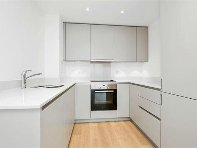 For Sale 1 Bedroom Shared Living/roommate Croydon Greater London DLS101060269