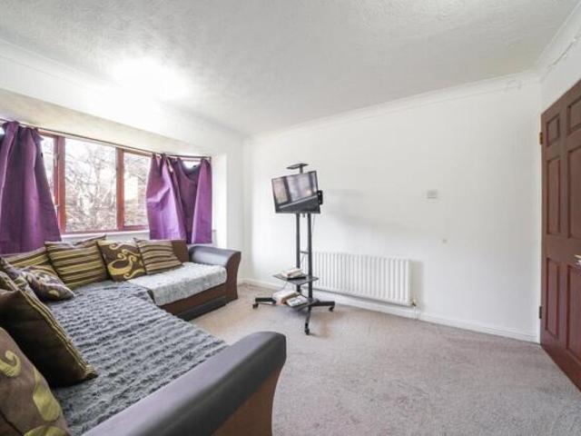 For Sale 1 Bedroom Shared Living/roommate Croydon Greater London DS98233312