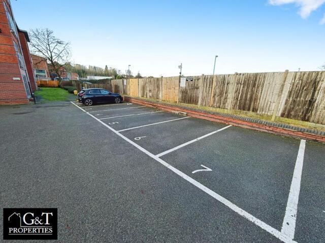 For Sale 1 Bedroom Shared Living/roommate Dudley West Midlands DLS100096700