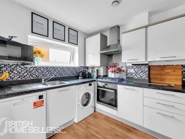 For Sale 1 Bedroom Shared Living/roommate Dartford Kent DS98649360