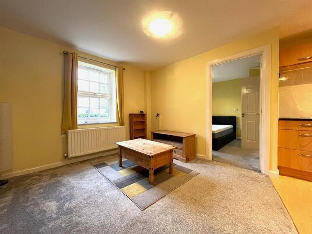 For Sale 1 Bedroom Shared Living/roommate Daventry Northamptonshire DLS100578810