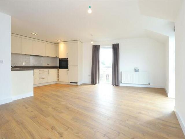 For Sale 1 Bedroom Shared Living/roommate Denham Buckinghamshire DS101316191