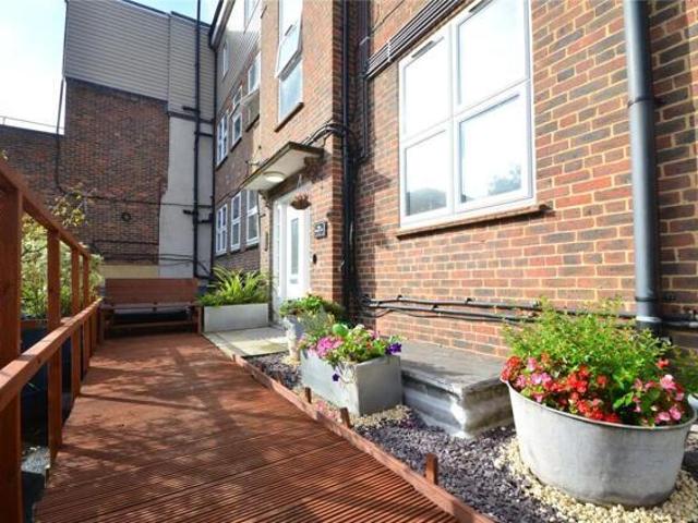 For Sale 1 Bedroom Shared Living/roommate East Grinstead West Sussex DLS99436977