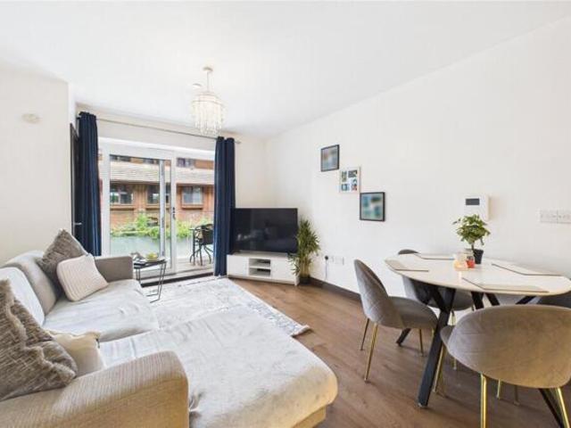 For Sale 1 Bedroom Shared Living/roommate East Grinstead West Sussex DS100426447