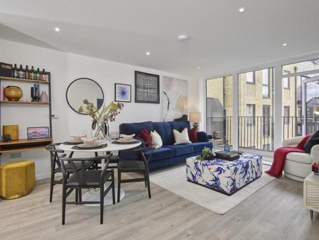 For Sale 1 Bedroom Shared Living/roommate Enfield Great London DS101278266
