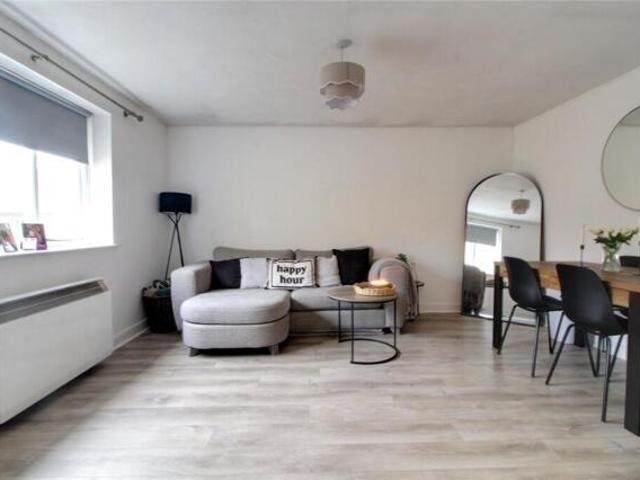 For Sale 1 Bedroom Shared Living/roommate Enfield Greater London DS100614965