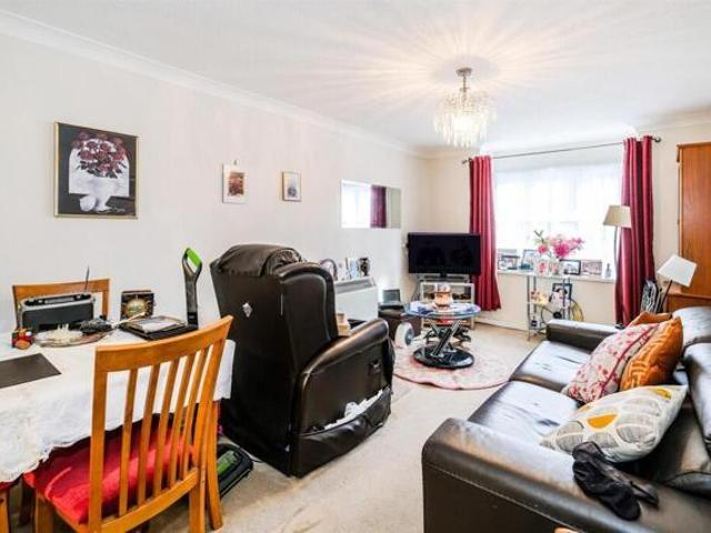For Sale 1 Bedroom Shared Living/roommate Epping Forest Great London DLS98834351