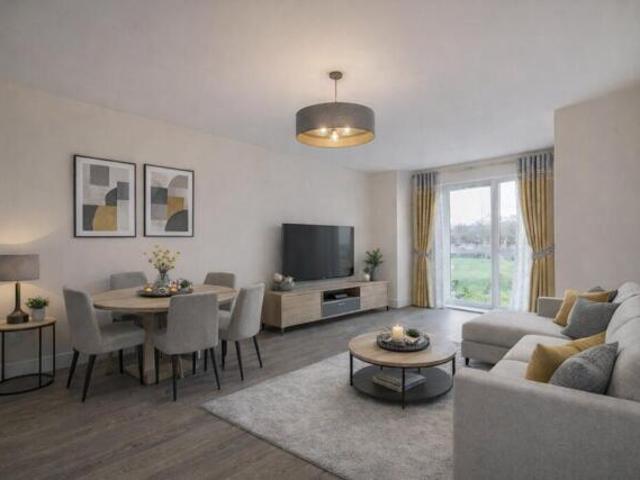For Sale 1 Bedroom Shared Living/roommate Esher Surrey DLS100024249