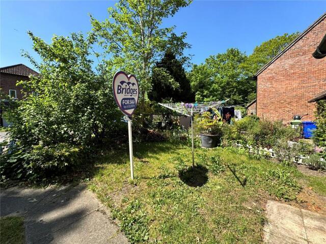 For Sale 1 Bedroom Shared Living/roommate Farnborough Hampshire DLS100614868