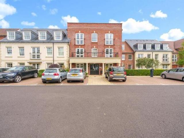 For Sale 1 Bedroom Shared Living/roommate Farnham Surrey DS100398119