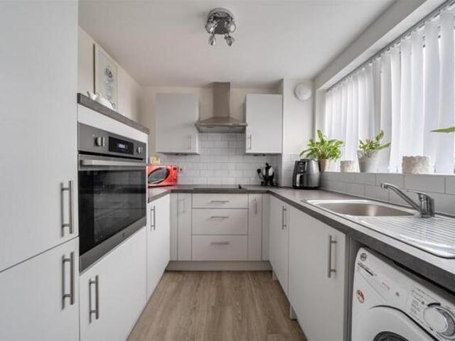 For Sale 1 Bedroom Shared Living/roommate Fareham Hampshire DS100503209