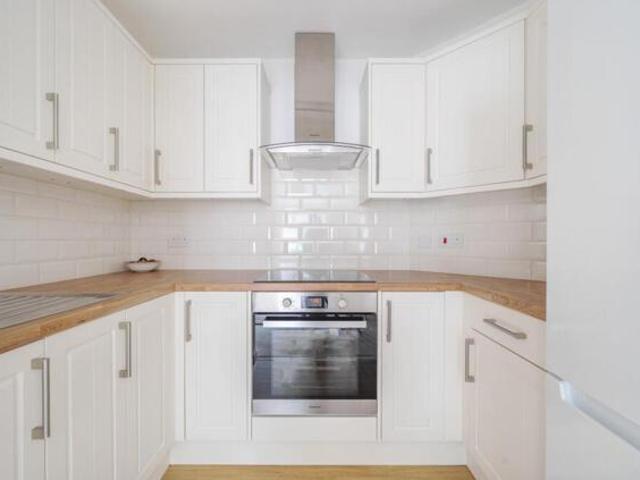 For Sale 1 Bedroom Shared Living/roommate Godalming Surrey DS98119611