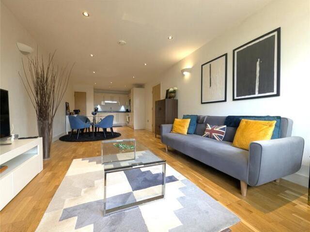 For Sale 1 Bedroom Shared Living/roommate Godalming Surrey DS101674774