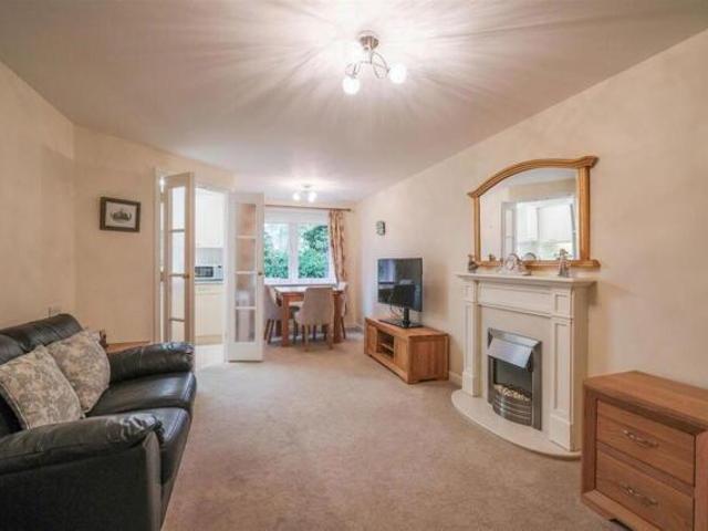 For Sale 1 Bedroom Shared Living/roommate Huddersfield Kirklees DS100426609