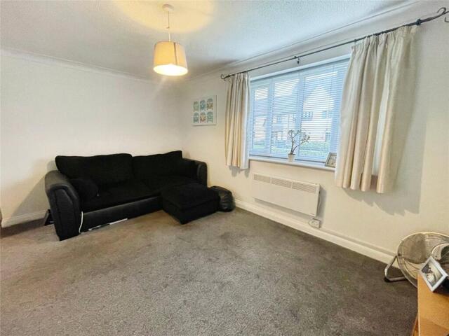 For Sale 1 Bedroom Shared Living/roommate Harlow Essex DLS101677740