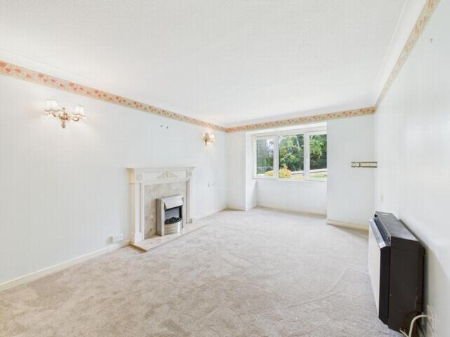 For Sale 1 Bedroom Shared Living/roommate Haywards Heath West Sussex DS98765991