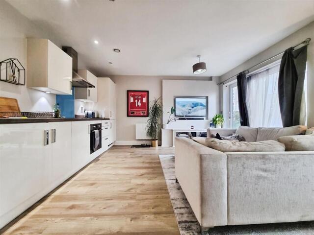 For Sale 1 Bedroom Shared Living/roommate Hemel Hempstead Hertfordshire DS98687840