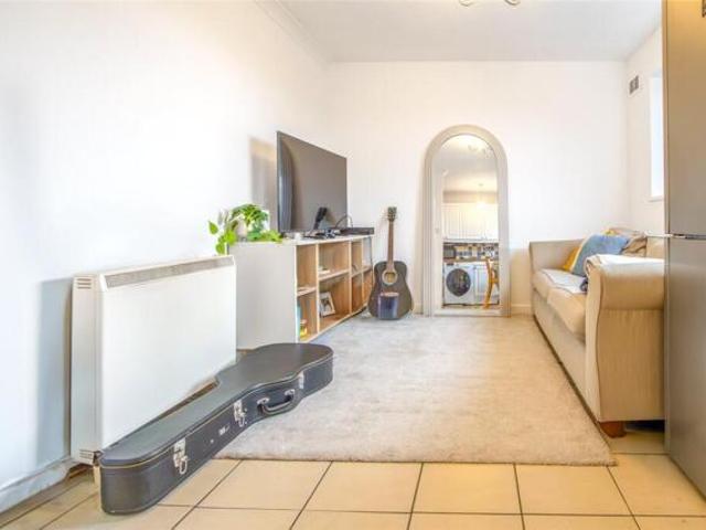 For Sale 1 Bedroom Shared Living/roommate Hemel Hempstead Swindon DLS98834887
