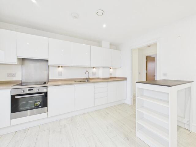 For Sale 1 Bedroom Shared Living/roommate High Wycombe Buckinghamshire DLS101674671