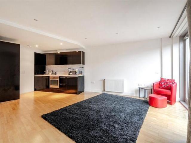 For Sale 1 Bedroom Shared Living/roommate High Wycombe Buckinghamshire DLS99523793