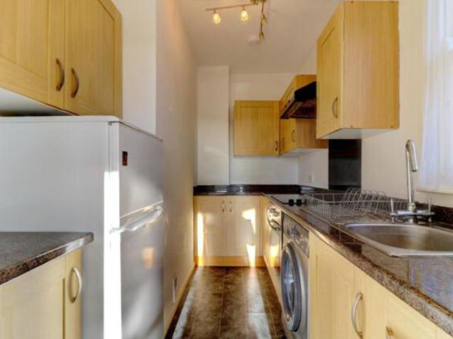 For Sale 1 Bedroom Shared Living/roommate High Wycombe Buckinghamshire DLS99926325