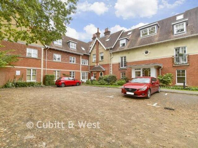 For Sale 1 Bedroom Shared Living/roommate Horley Surrey DS98800872