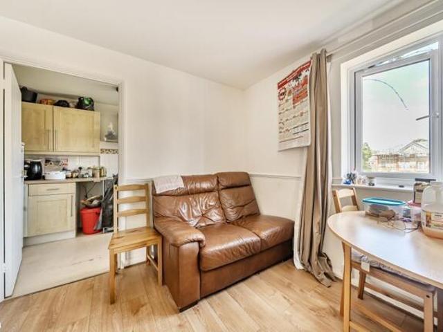 For Sale 1 Bedroom Shared Living/roommate Kingston Upon Thames Greater London DS101892063