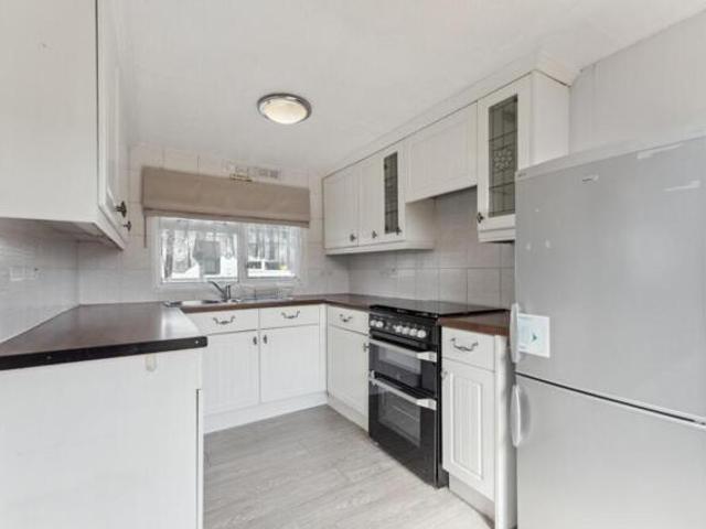 For Sale 1 Bedroom Shared Living/roommate Langley Slough DS100614950