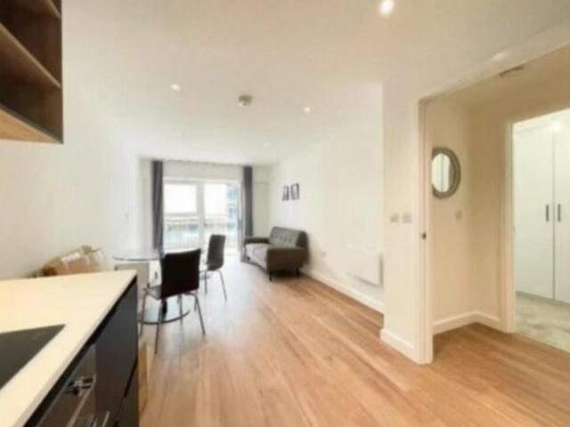 For Sale 1 Bedroom Shared Living/roommate London Greater London DLS100456554