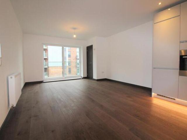 For Sale 1 Bedroom Shared Living/roommate Peterborough Peterborough DLS98718072