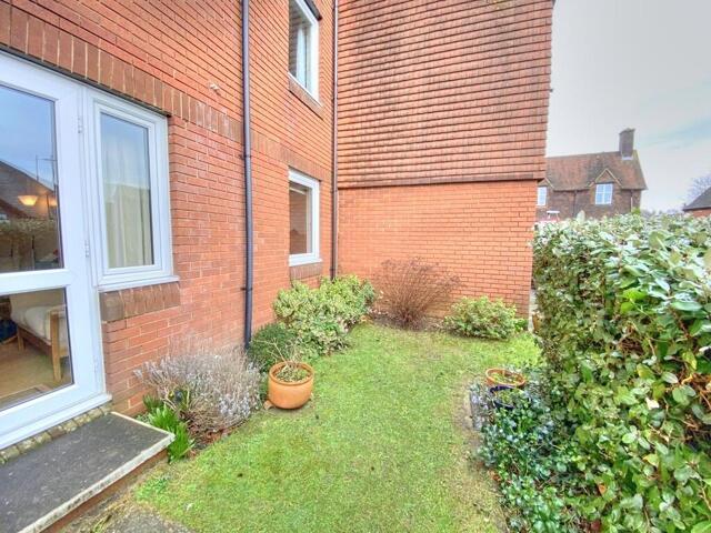 For Sale 1 Bedroom Shared Living/roommate Petersfield Hampshire DLS99029366
