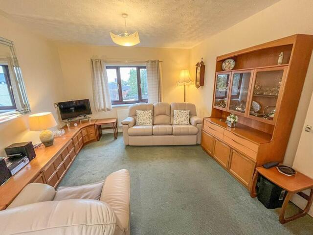 For Sale 1 Bedroom Shared Living/roommate Rugby Warwickshire DLS101678895