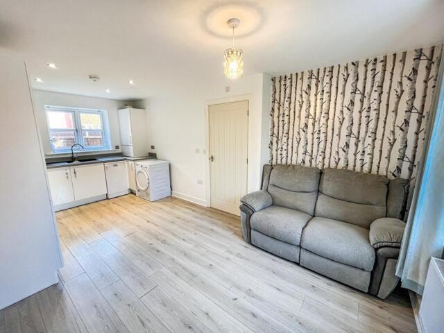 For Sale 1 Bedroom Shared Living/roommate Rugby Warwickshire DS90897546