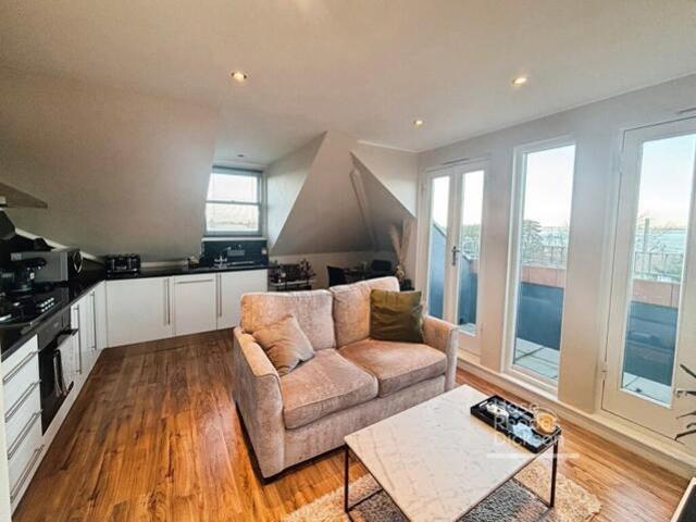 For Sale 1 Bedroom Shared Living/roommate Ryde Isle Of Wight DLS100097055
