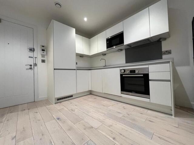 For Sale 1 Bedroom Shared Living/roommate Reading Berkshire DS99290097