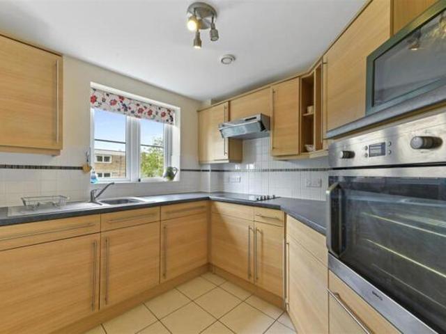 For Sale 1 Bedroom Shared Living/roommate Royston Hertfordshire DS101168585